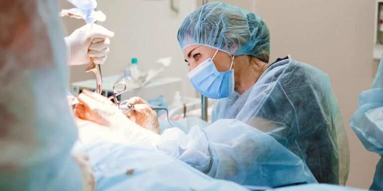 7 Signs You Should Consider Becoming a Surgeon | SGU